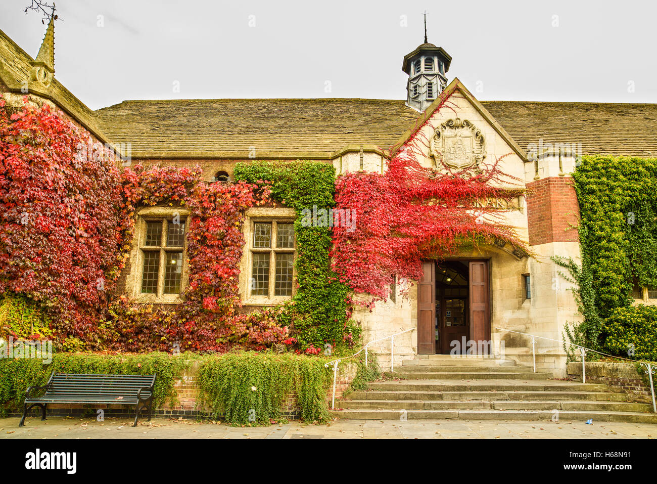 Public Library Kettering England High Resolution Stock Photography and ...