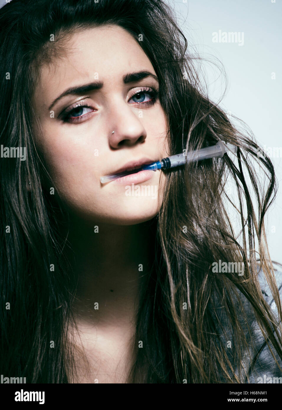 young woman drug addict Stock Photo - Alamy