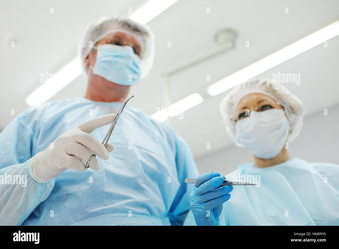 surgeons do surgery patient Stock Photo - Alamy