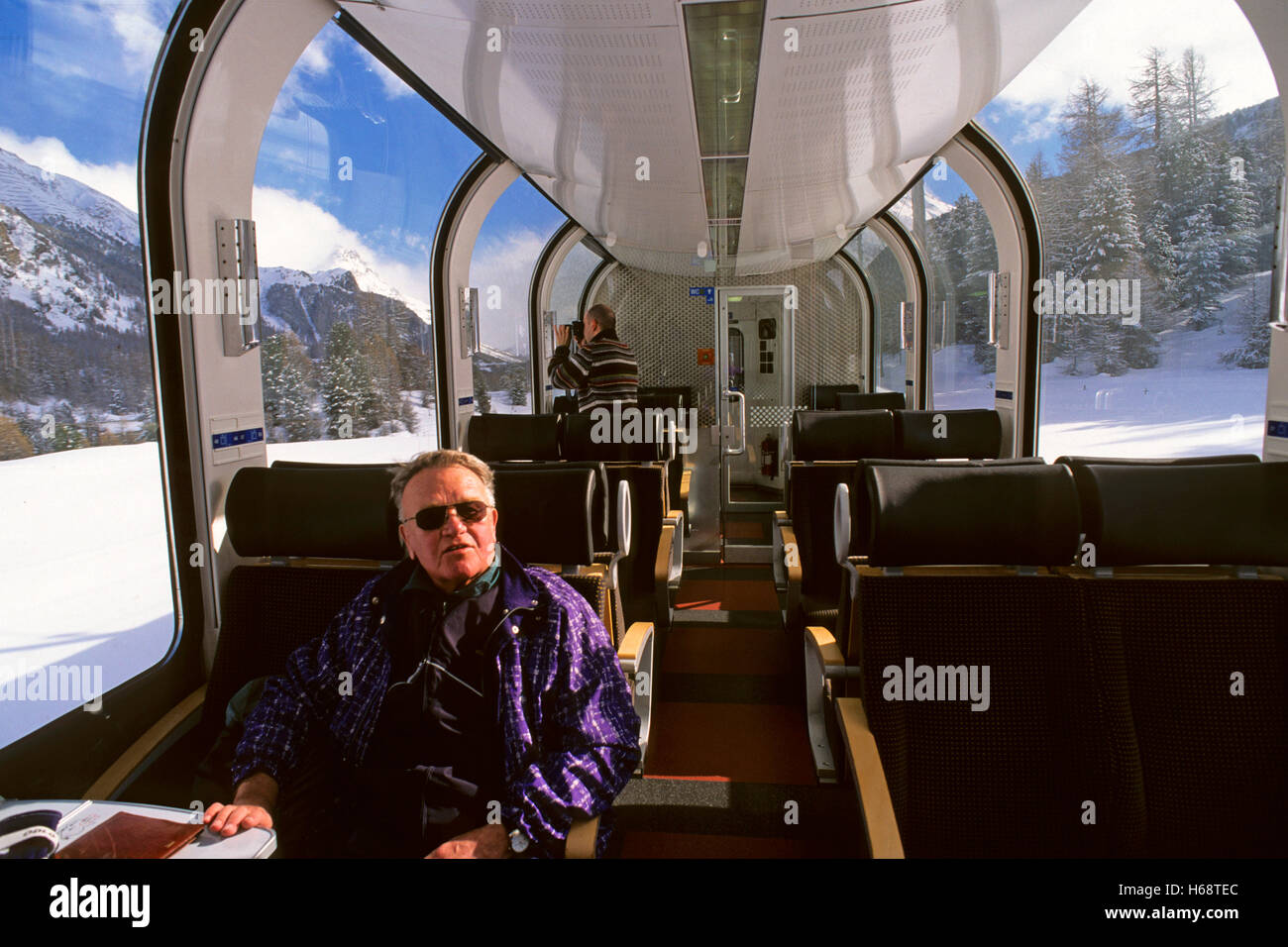 Red Train, scenic wagon of the Bernina Express, Retica railway ...