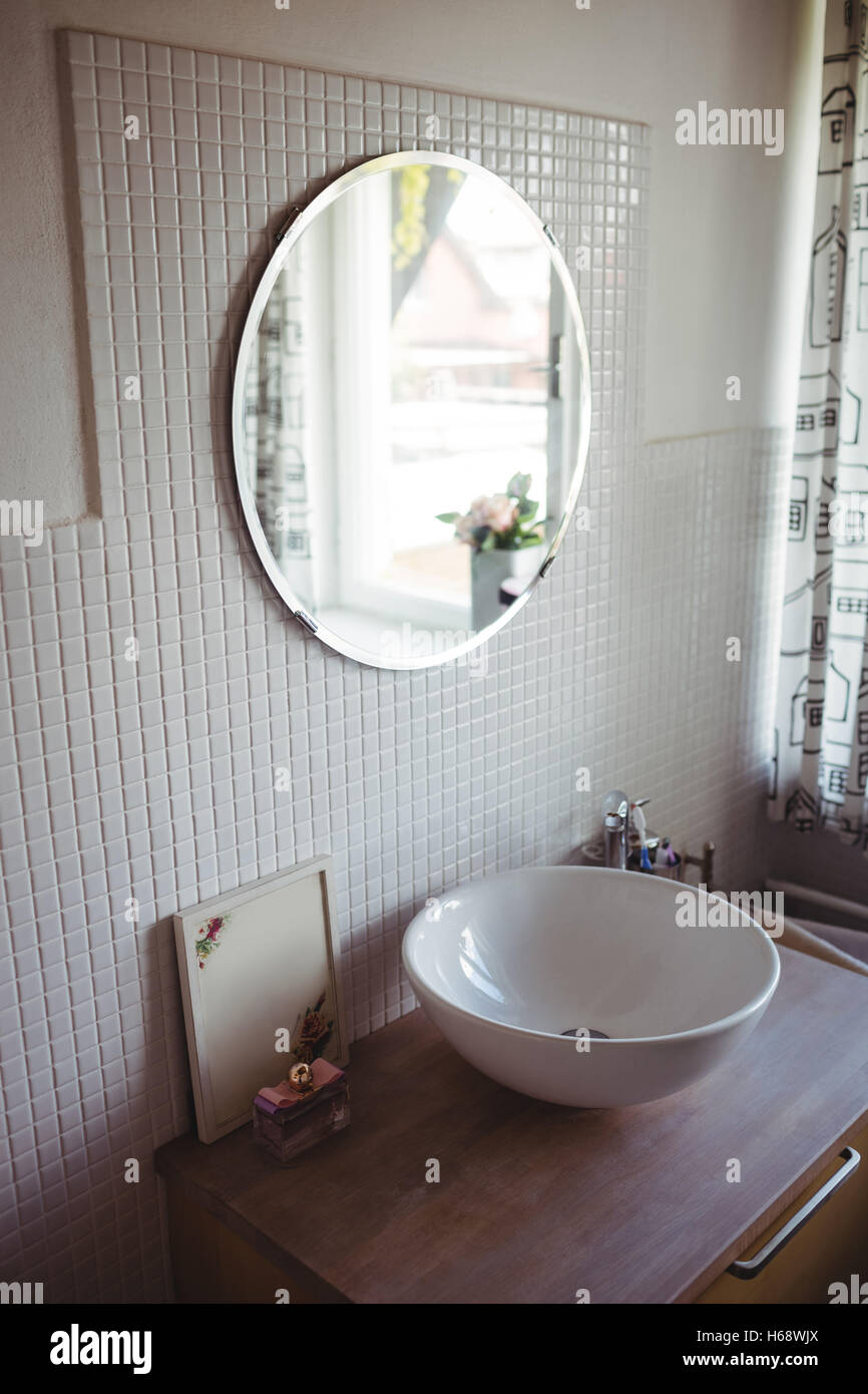 Wash basin hi-res stock photography and images - Alamy