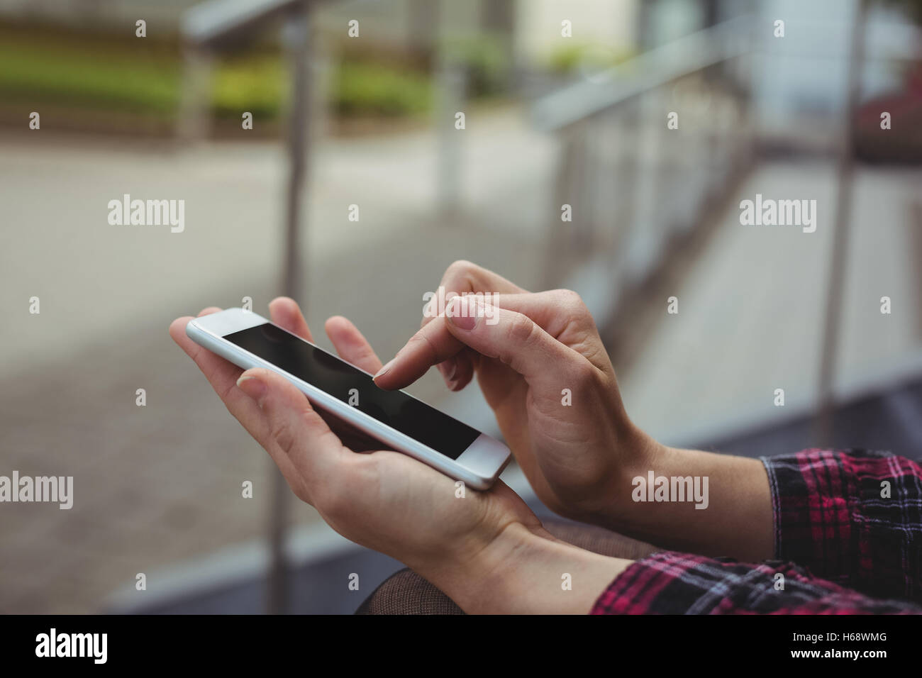 Mobile scrolling hi-res stock photography and images - Alamy