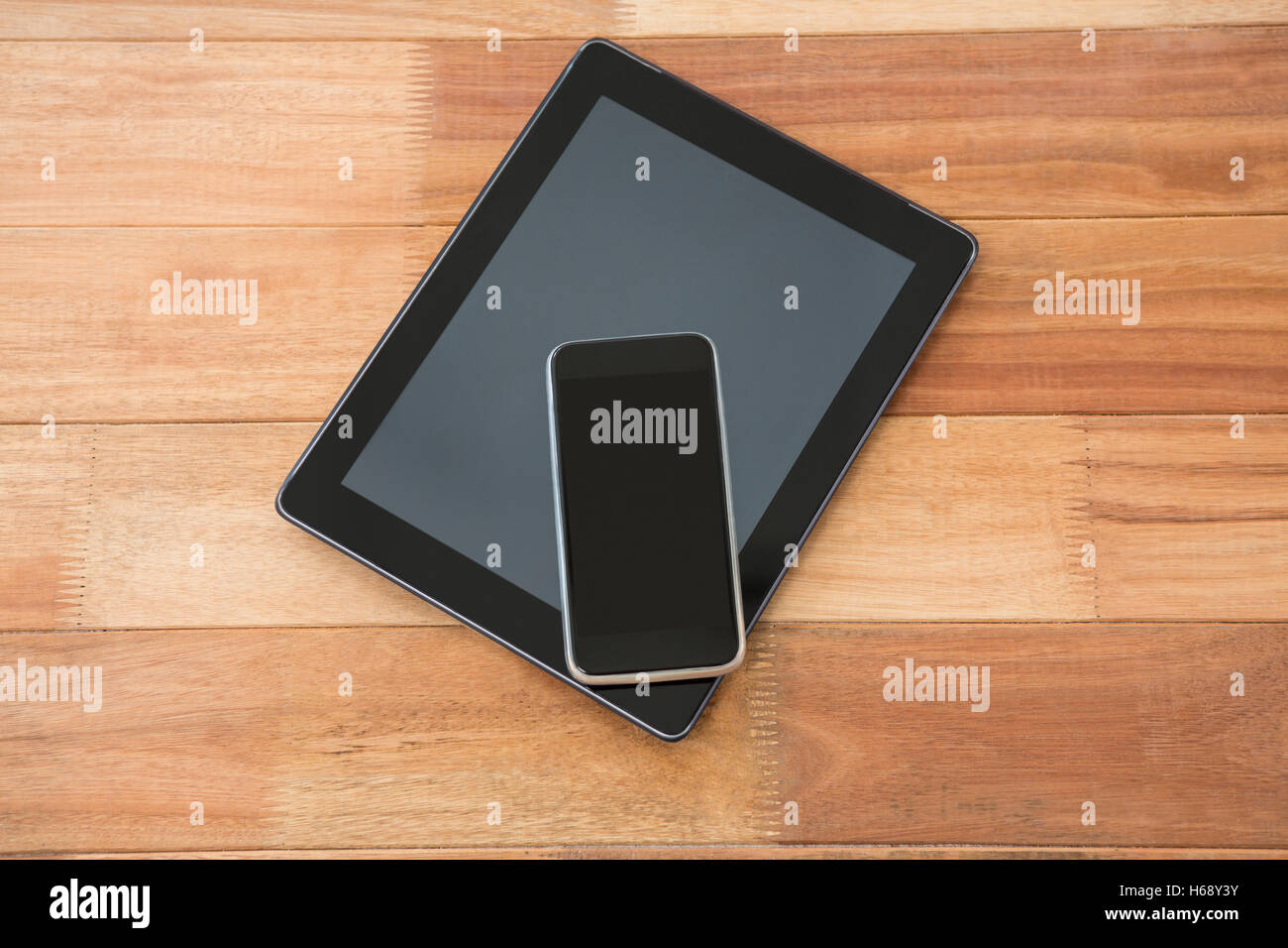 Tablet and mobile phone hi-res stock photography and images - Alamy