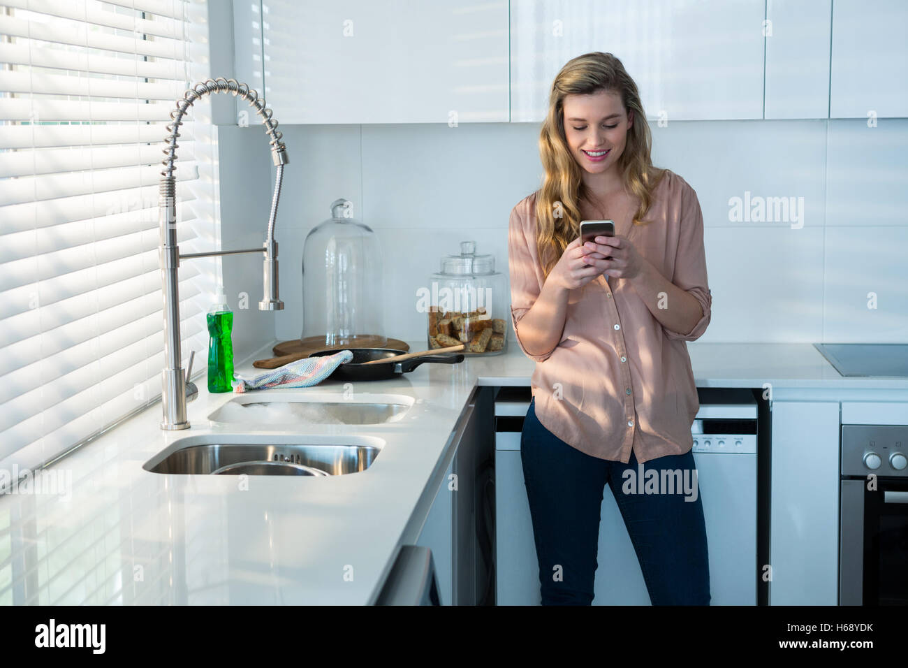 Mobile tap hi-res stock photography and images - Alamy