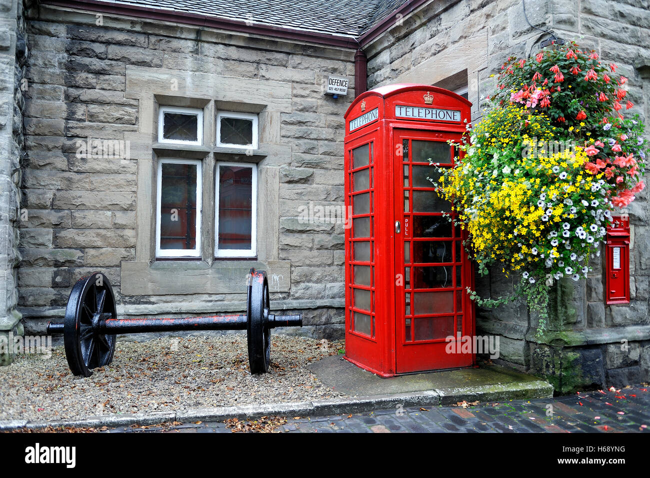 A red telephone box hi-res stock photography and images - Alamy