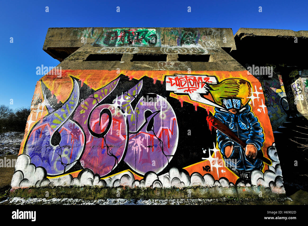 Graffiti on an abandoned building Stock Photo - Alamy