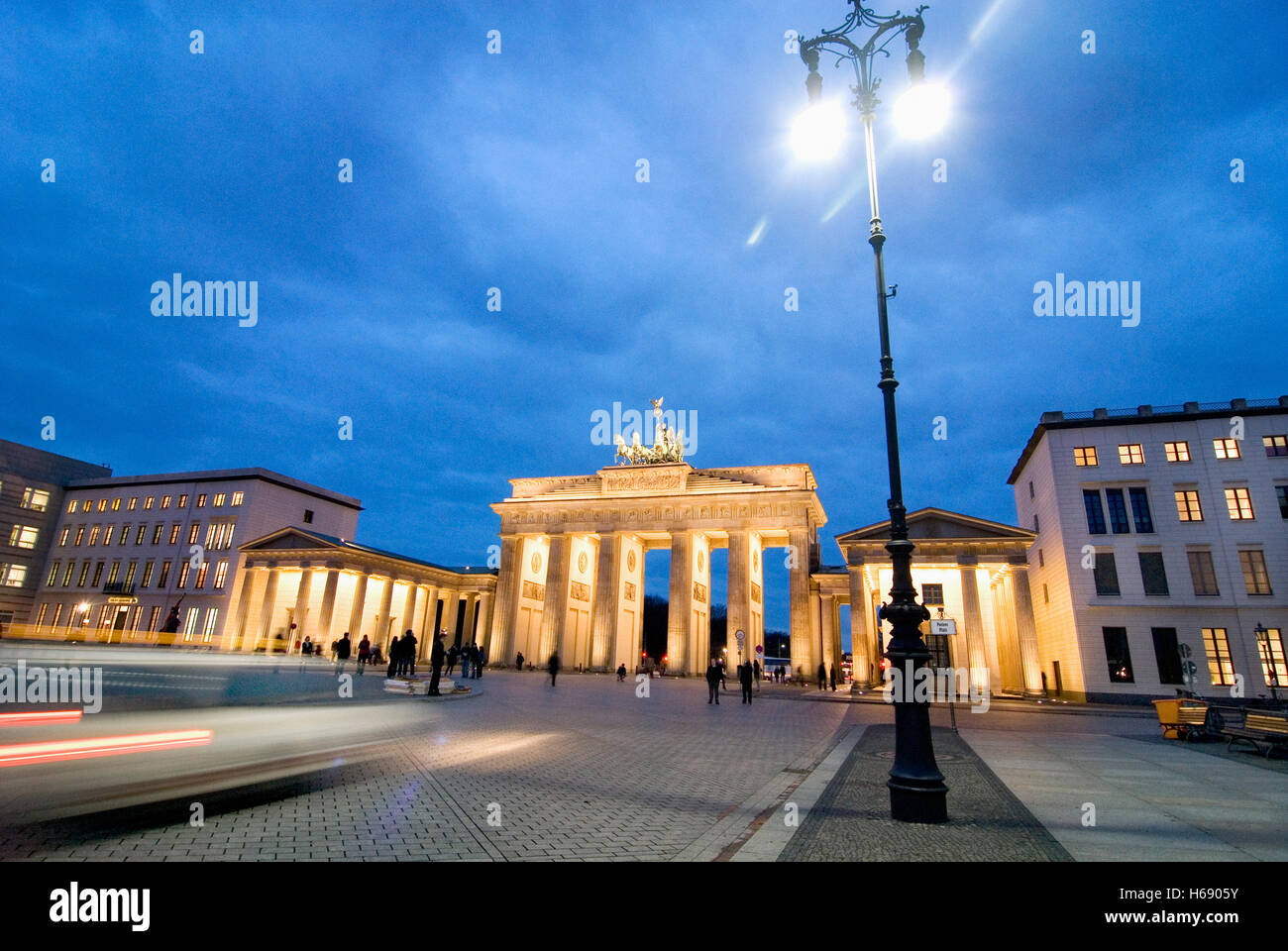 Pariser Platz square and Brandenburg Gate at night, Berlin Stock Photo ...