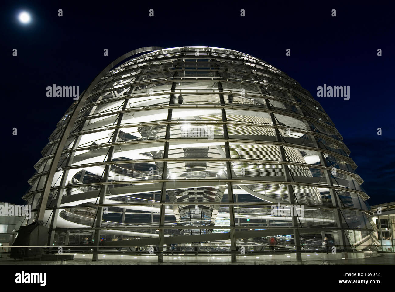 Glass dome of the Reichtstag building, Berlin Stock Photo - Alamy