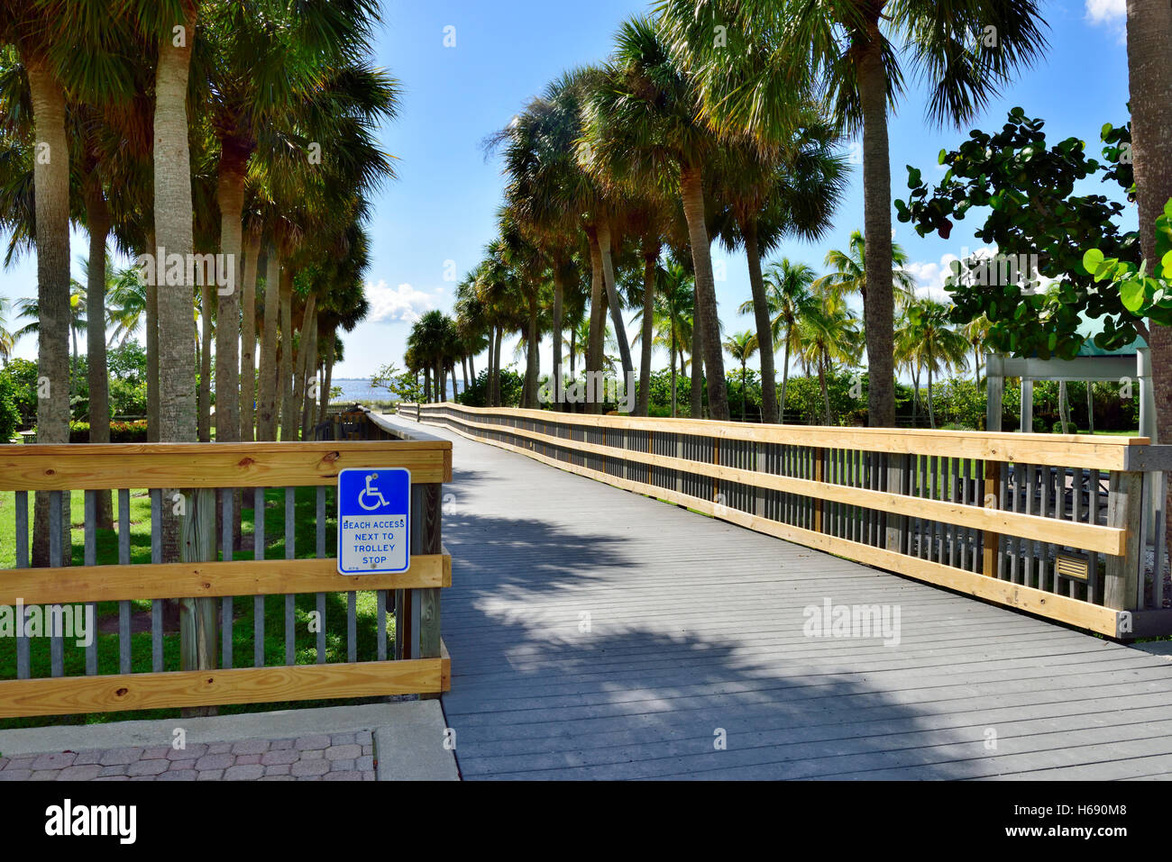 Disabled beach access hi-res stock photography and images - Alamy