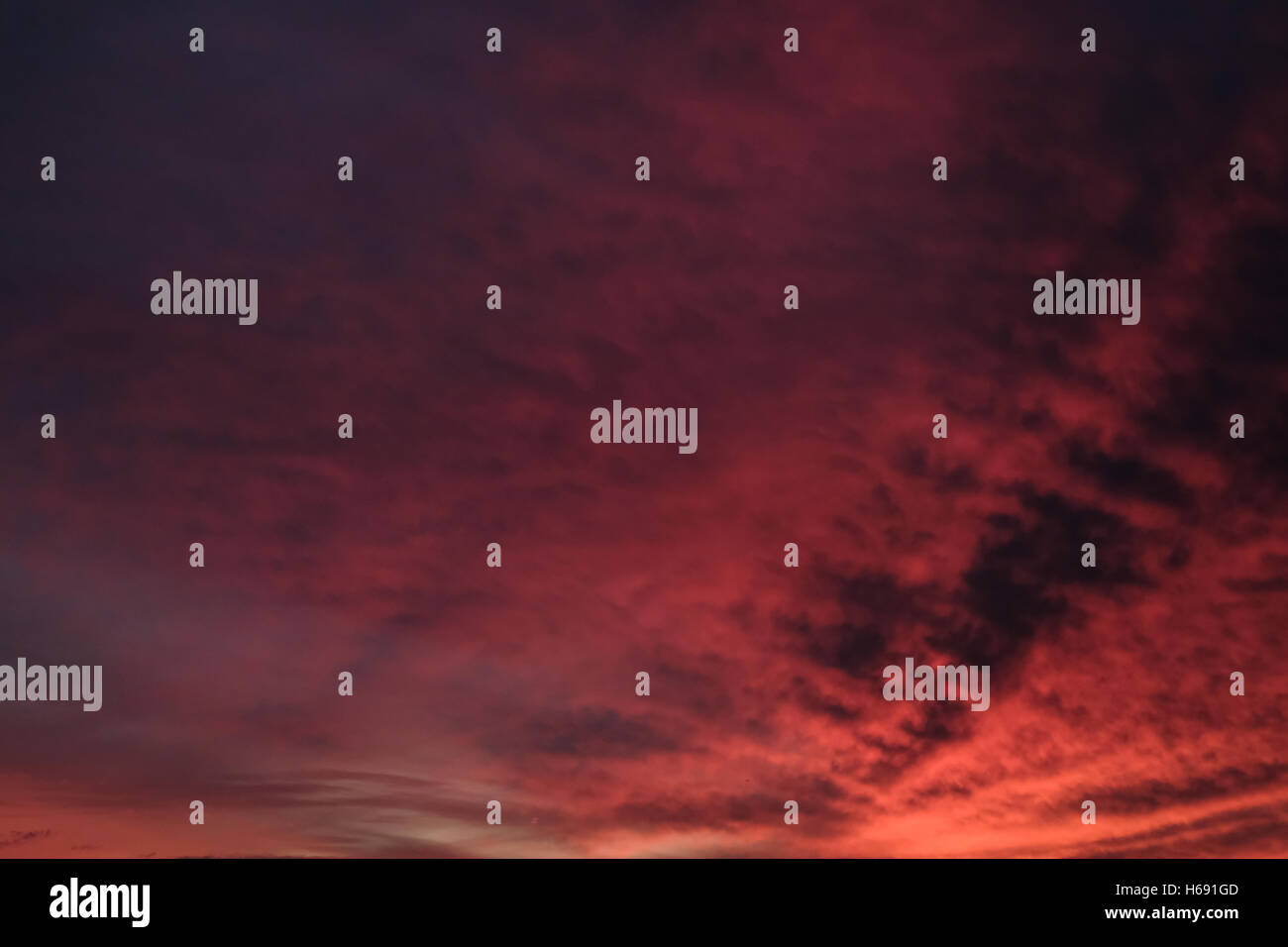 Beautiful sunset vibrant colors hi-res stock photography and images - Alamy