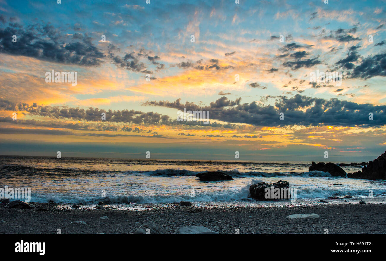 Sunset at Duckpool Beach, Near Bude, North Cornwall Stock Photo - Alamy