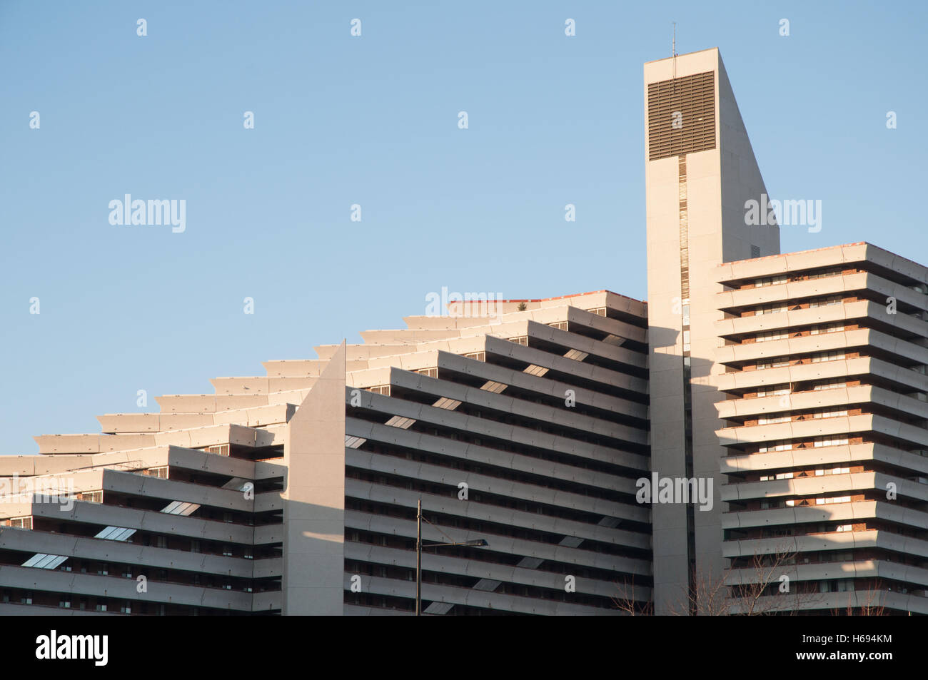 Building with lines Stock Photo - Alamy
