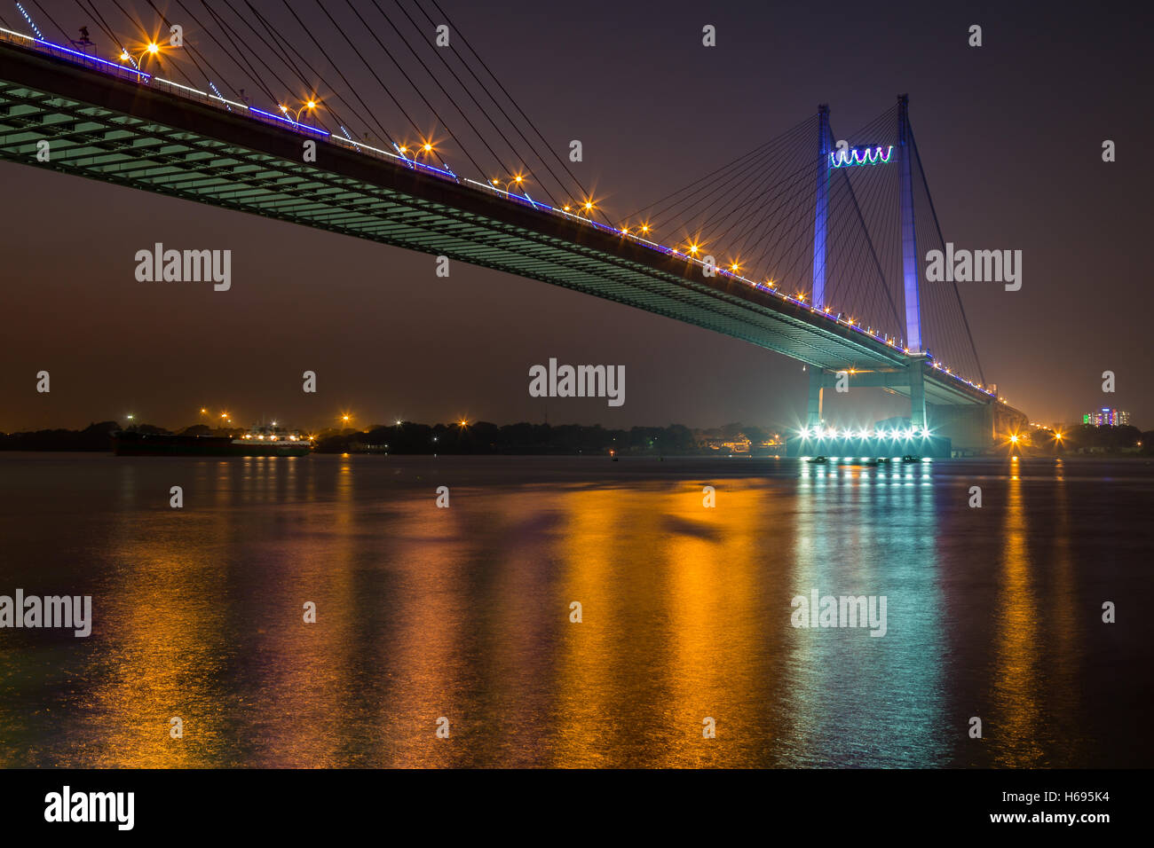 Night view of vidyasagar setu hi-res stock photography and images - Alamy