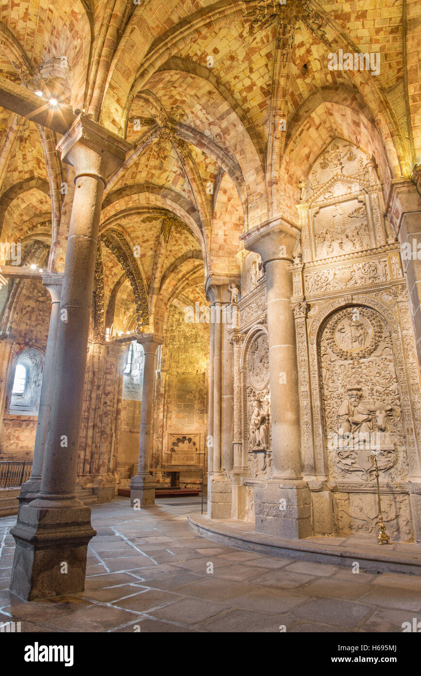 Ambulatory cathedral avila romanesque gothic hi-res stock photography ...
