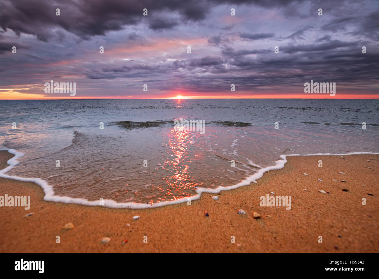 Dawn over sea sea hi-res stock photography and images - Alamy