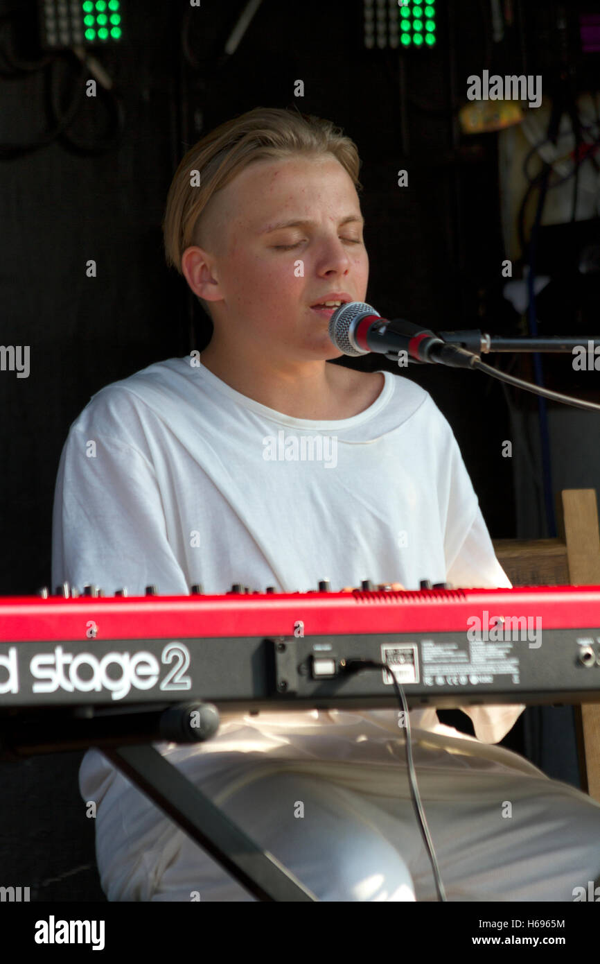 Aaron Floyd, performing at the Annual Music Festival of Sausages and ...