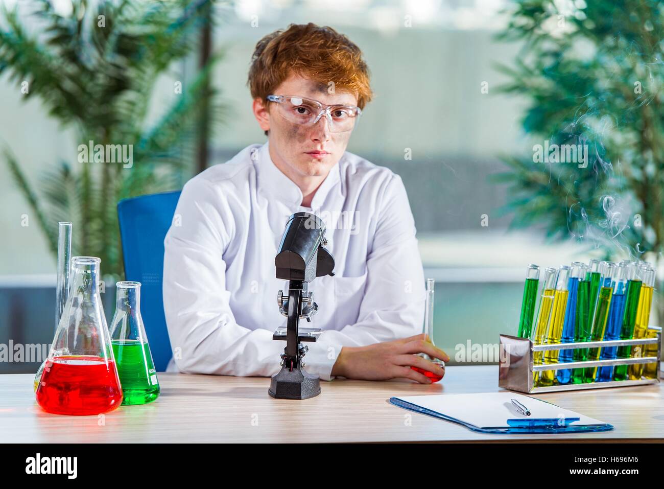 Mad chemist crazy doctor hi-res stock photography and images - Alamy