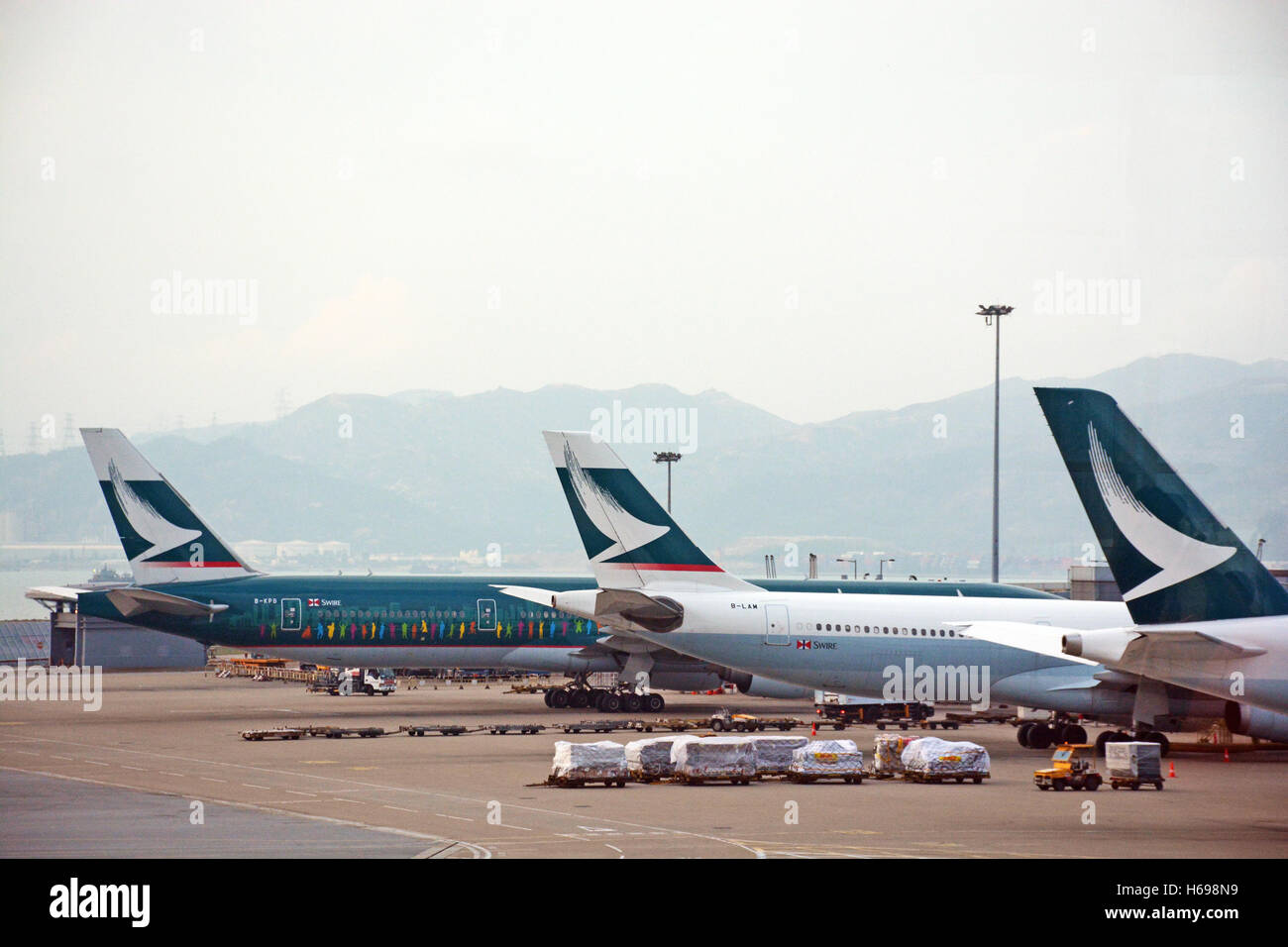 Cathay Pacific planes,Hong Kong international airport Stock Photo - Alamy