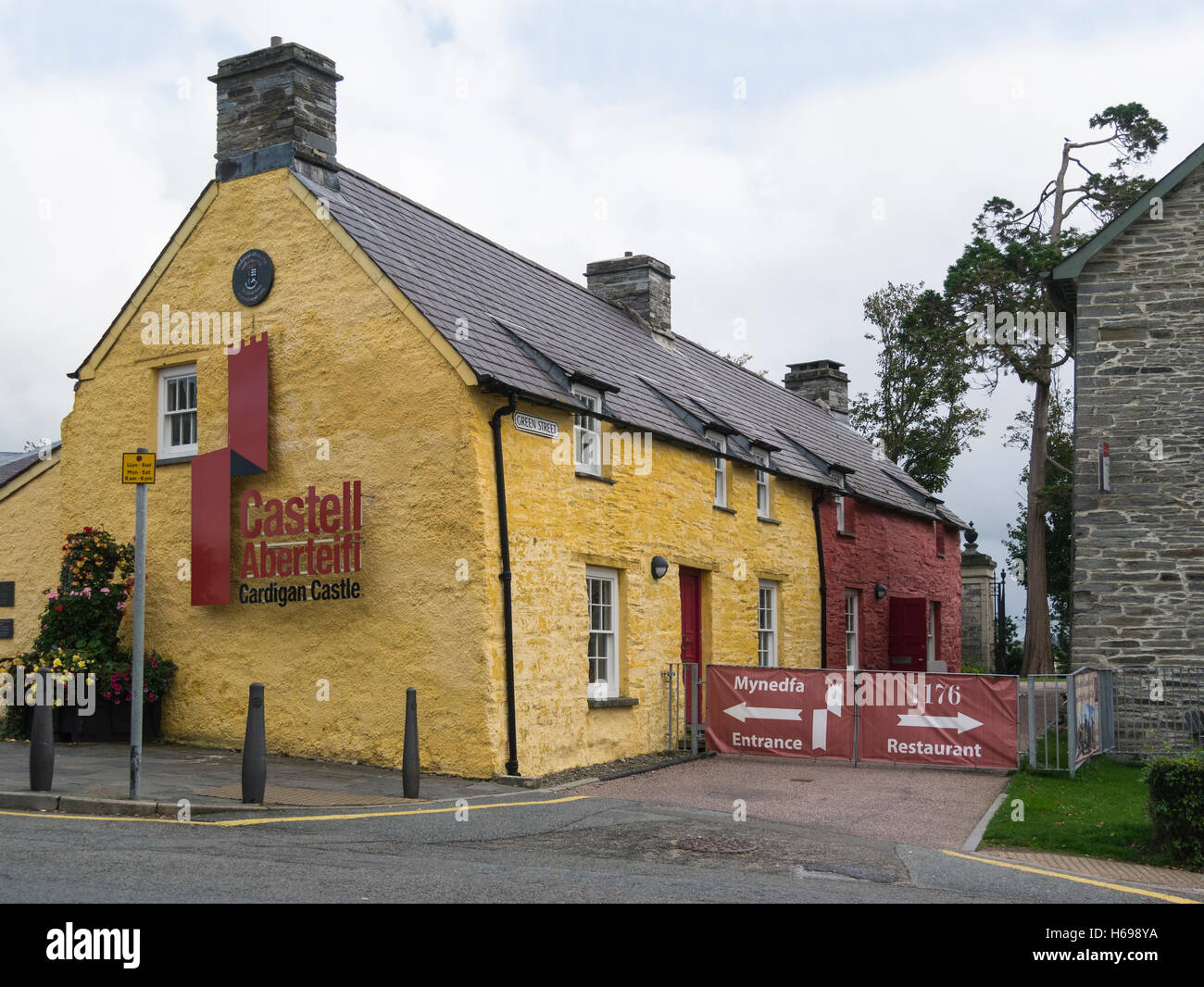 Cardigan castle hi-res stock photography and images - Alamy