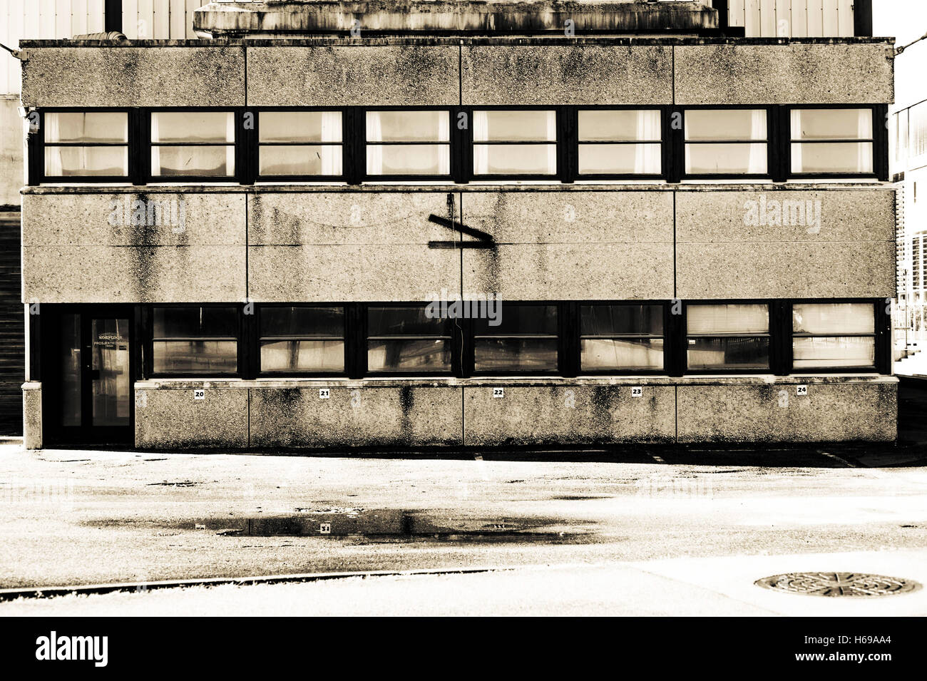Office accommodation hi-res stock photography and images - Alamy