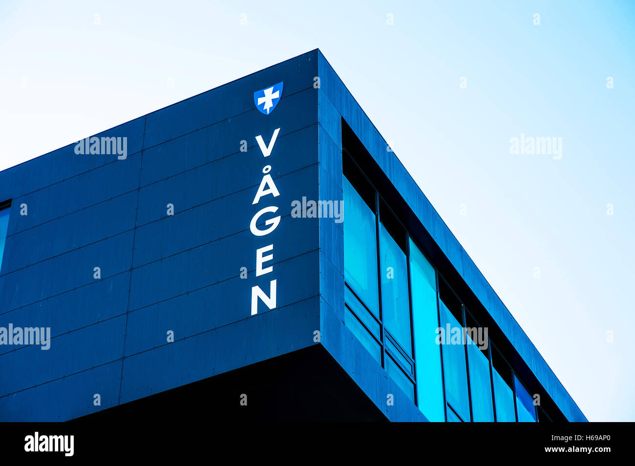 New Build Office Complex With Architectural Features Stock Photo - Alamy