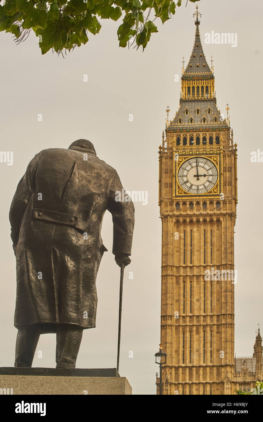 Churchill parliament square hi-res stock photography and images - Alamy