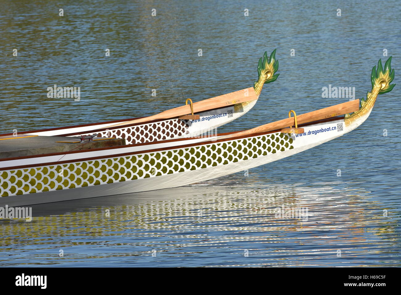 Long steering oar hi-res stock photography and images - Alamy