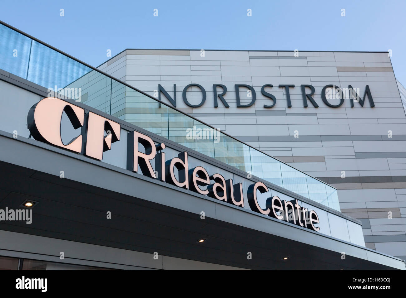 Nordstrom logo signage signage hi-res stock photography and images - Alamy