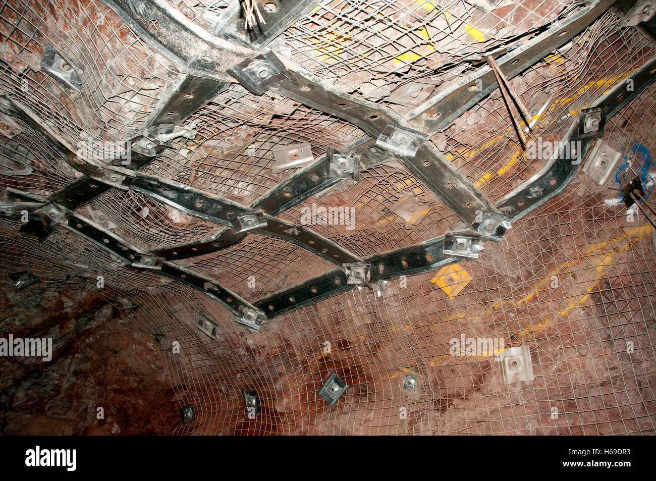 Underground Mining Support Mesh Stock Photo - Alamy