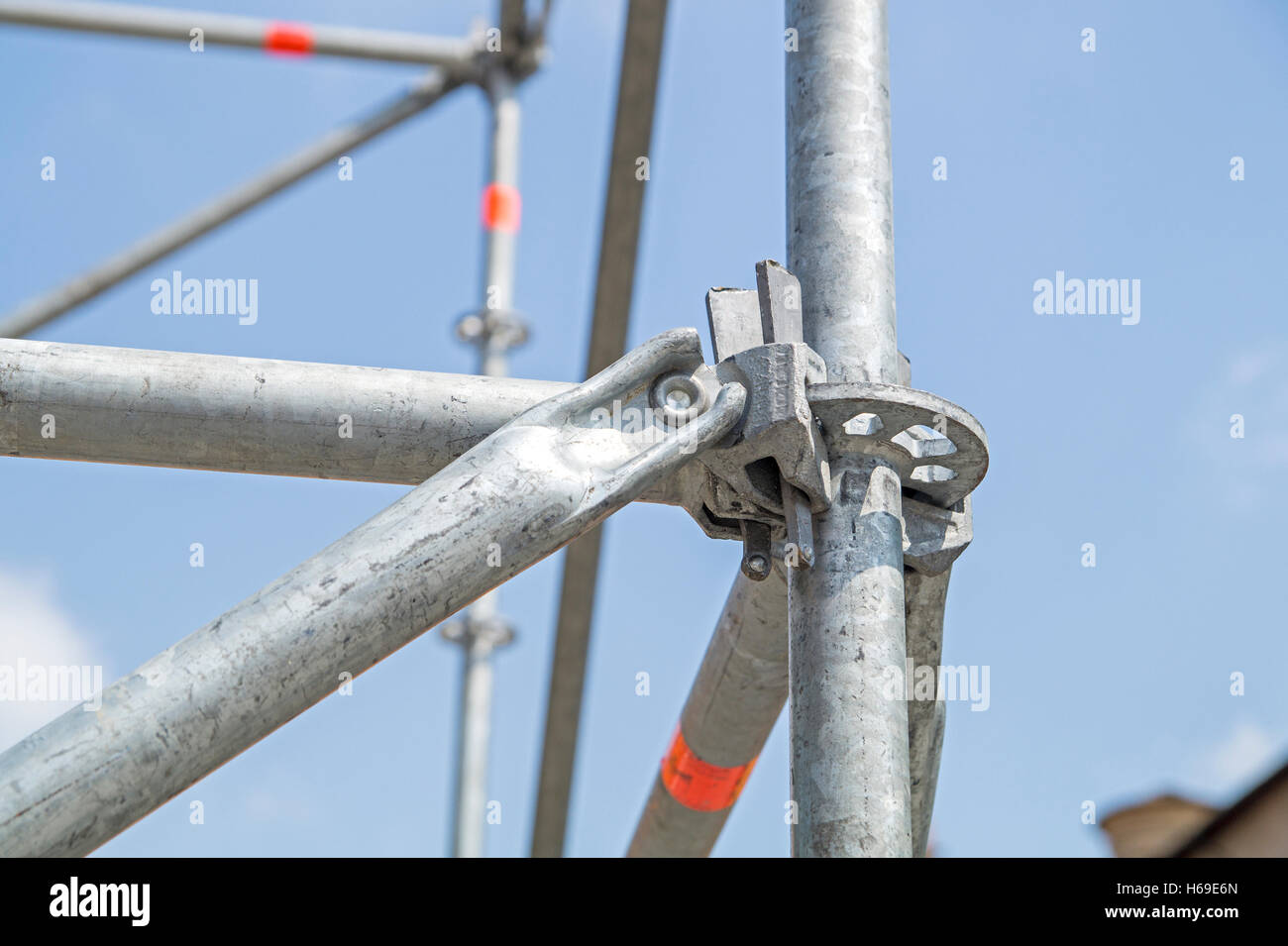 Clamp metal scaffolding hi-res stock photography and images - Alamy