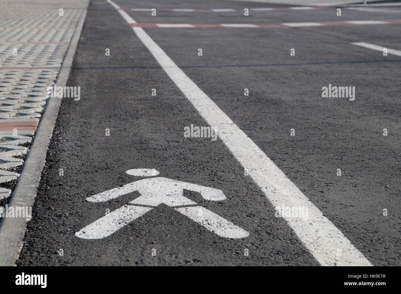 Walk sign hi-res stock photography and images - Alamy
