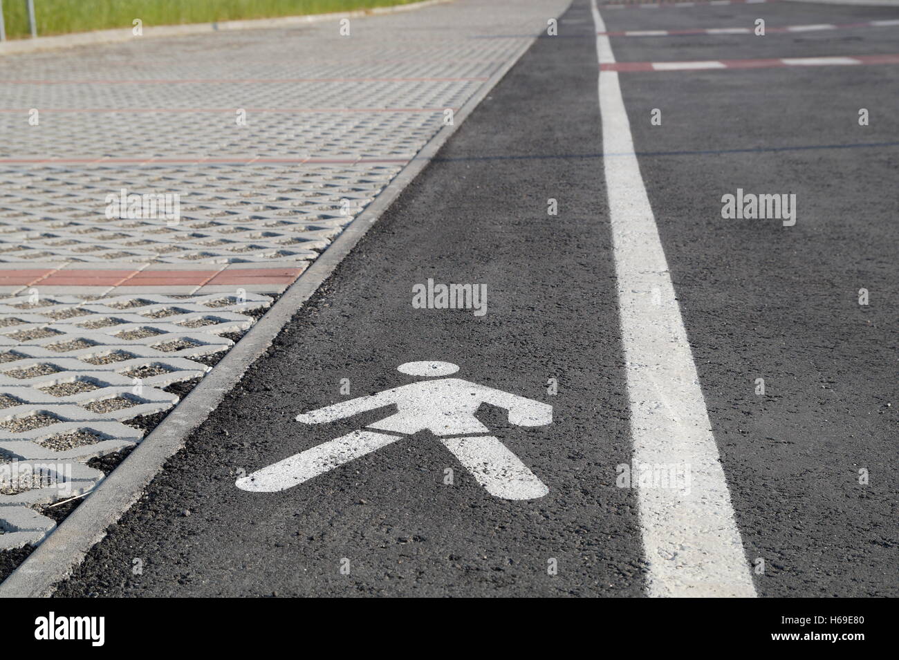 Pedestrian walk sign hi-res stock photography and images - Alamy