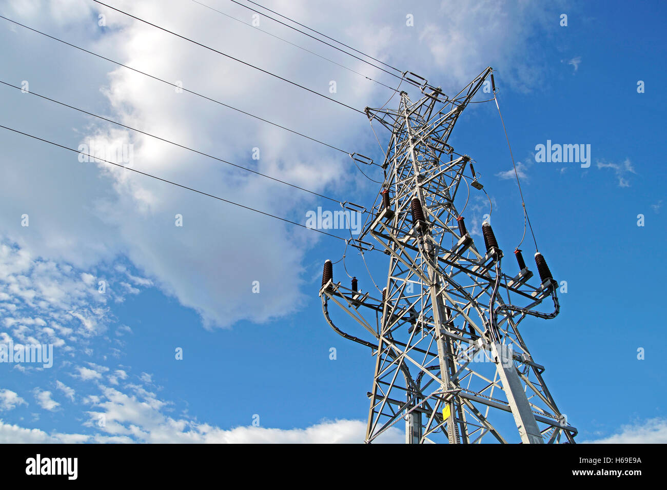 Infrastructure light network pole hi-res stock photography and images ...