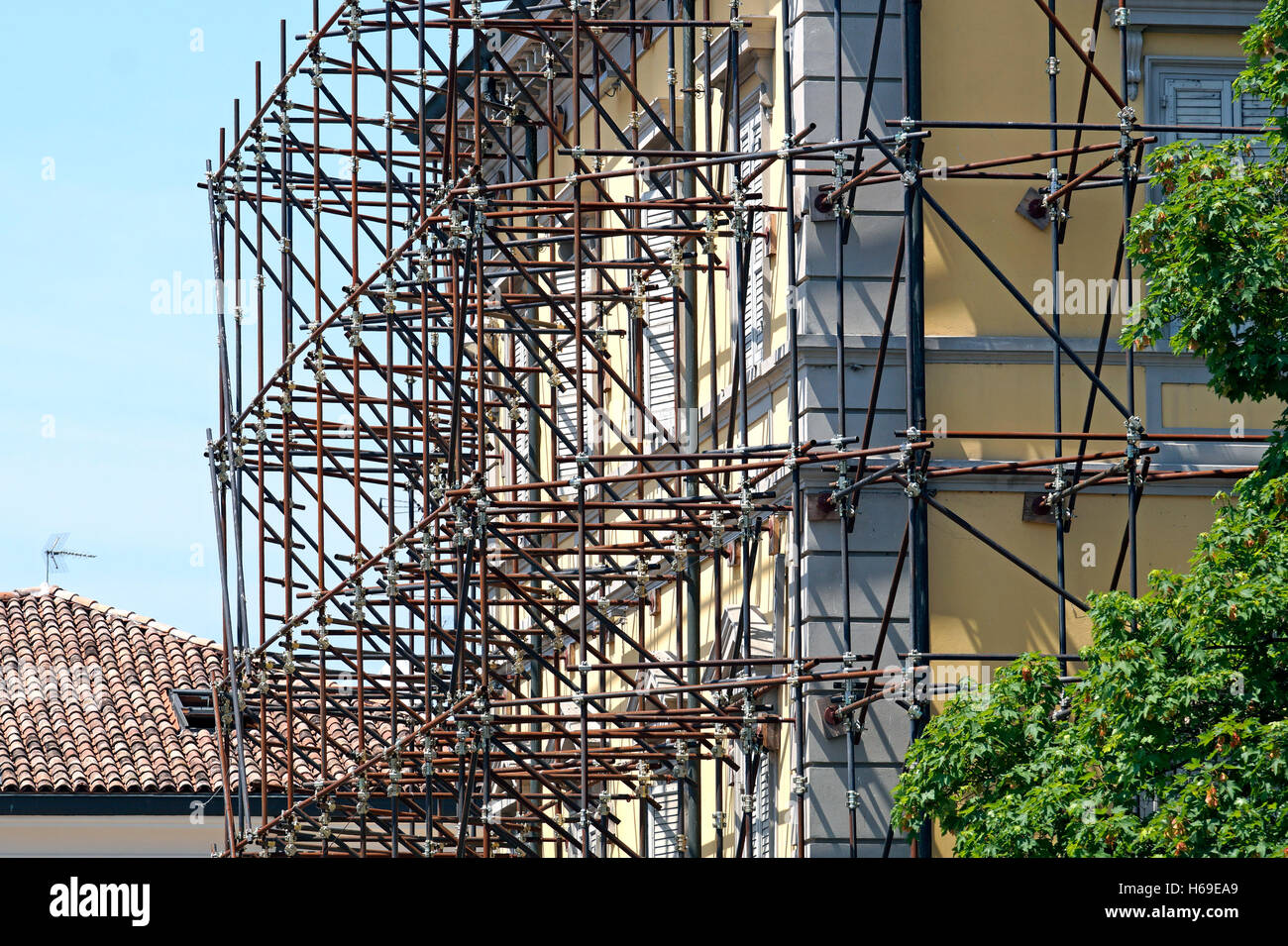Sunset house scaffold hi-res stock photography and images - Alamy