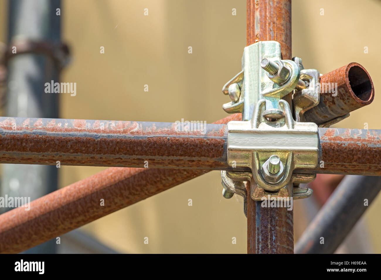 Scaffolding clamp hi-res stock photography and images - Alamy