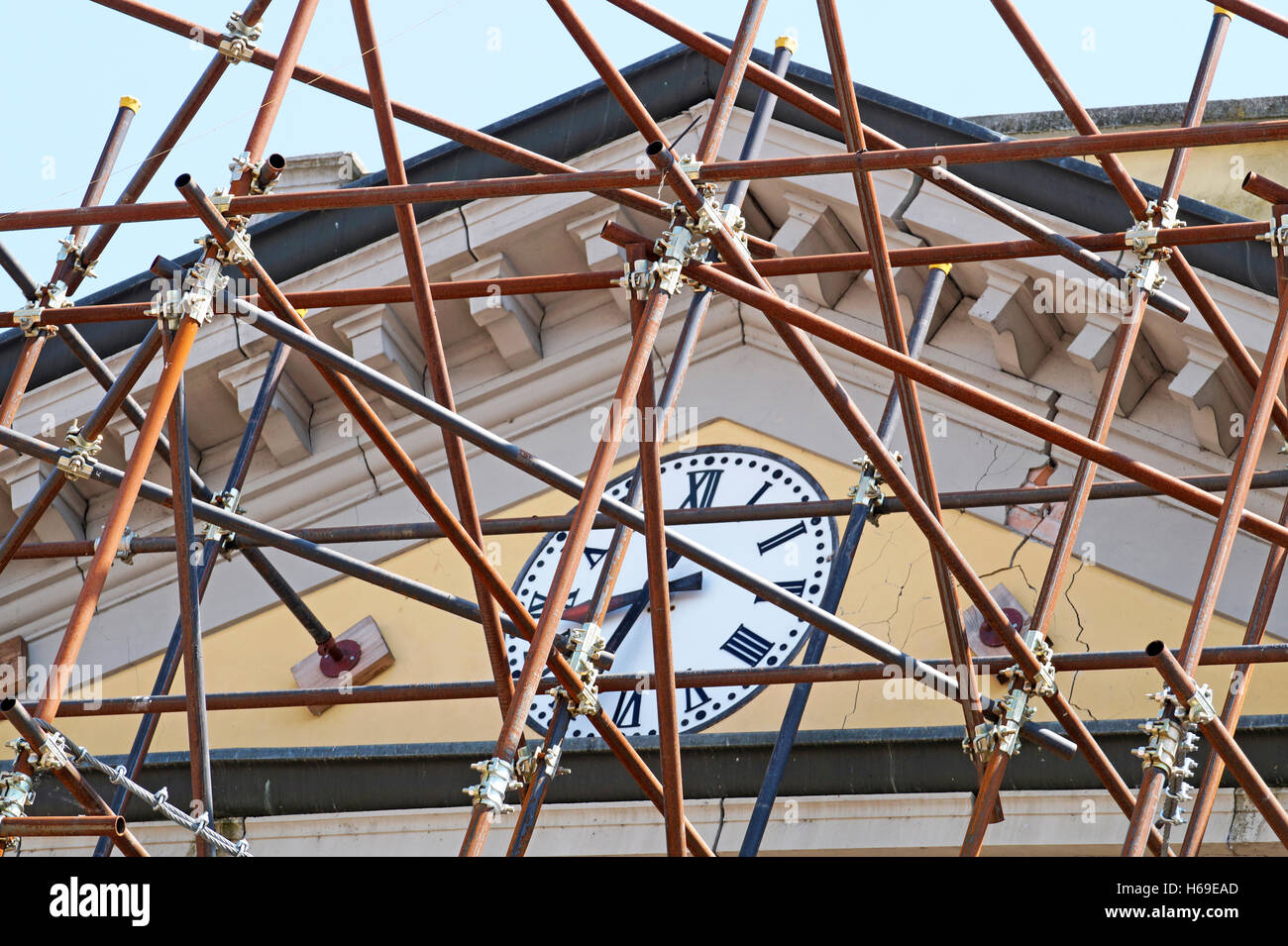 Earthquake frame hi-res stock photography and images - Alamy