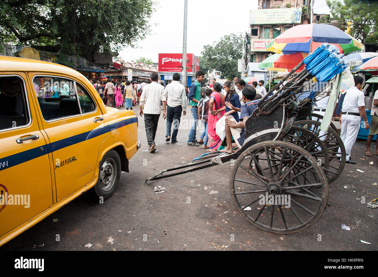 Human powered rickshaw hi-res stock photography and images - Alamy