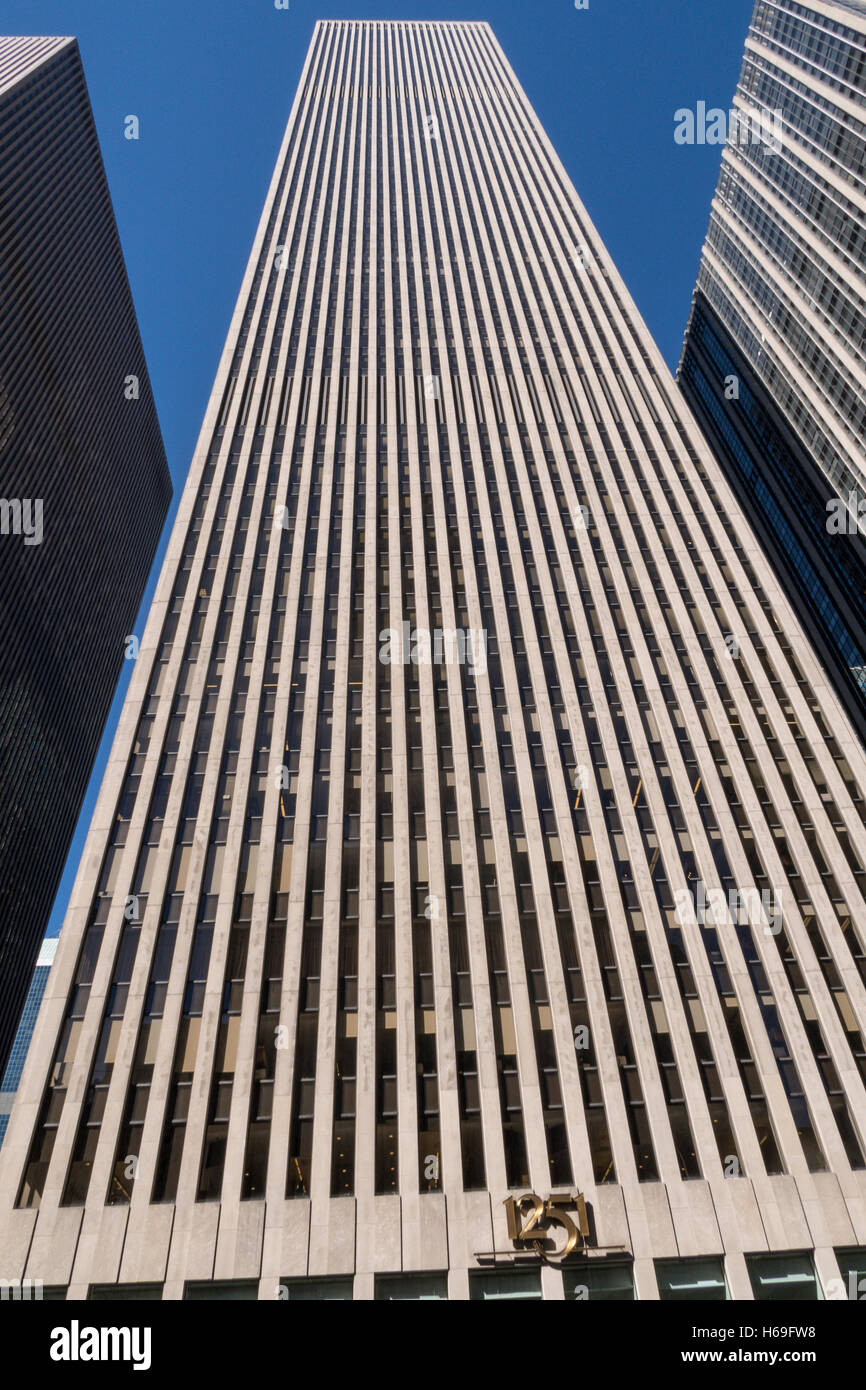 Skyscraper in Rockefeller Center Complex, 1251 Avenue of the Americas ...
