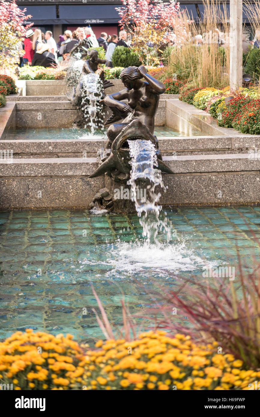 Rockefeller Center Channel Gardens,NYC Stock Photo - Alamy