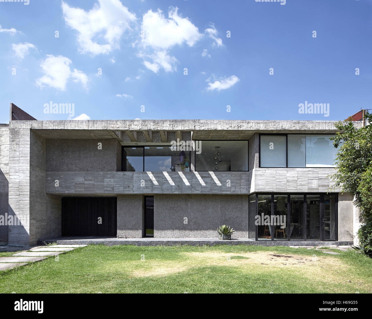 Overall exterior view from garden. Pedro Reyes House, Mexico City ...