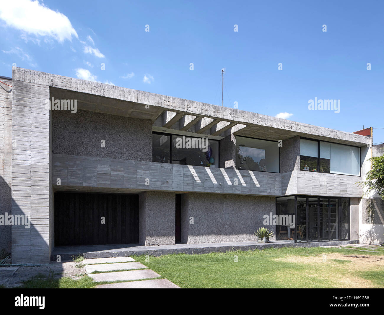 Overall exterior view from garden. Pedro Reyes House, Mexico City ...