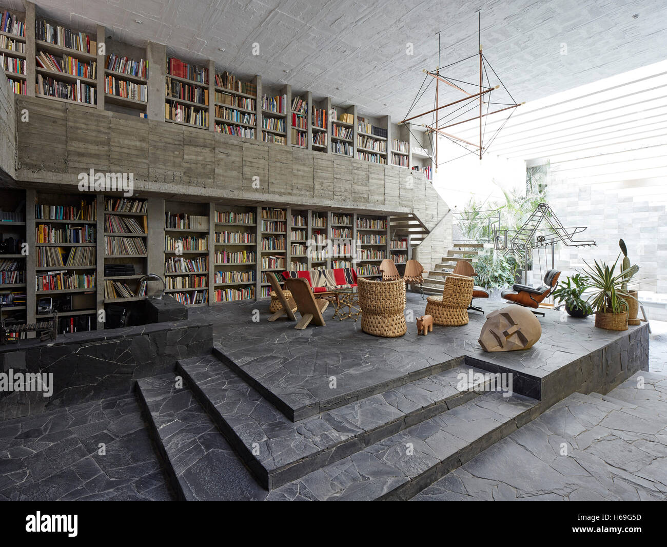 Bookshelves pedro reyes house hi-res stock photography and images - Alamy