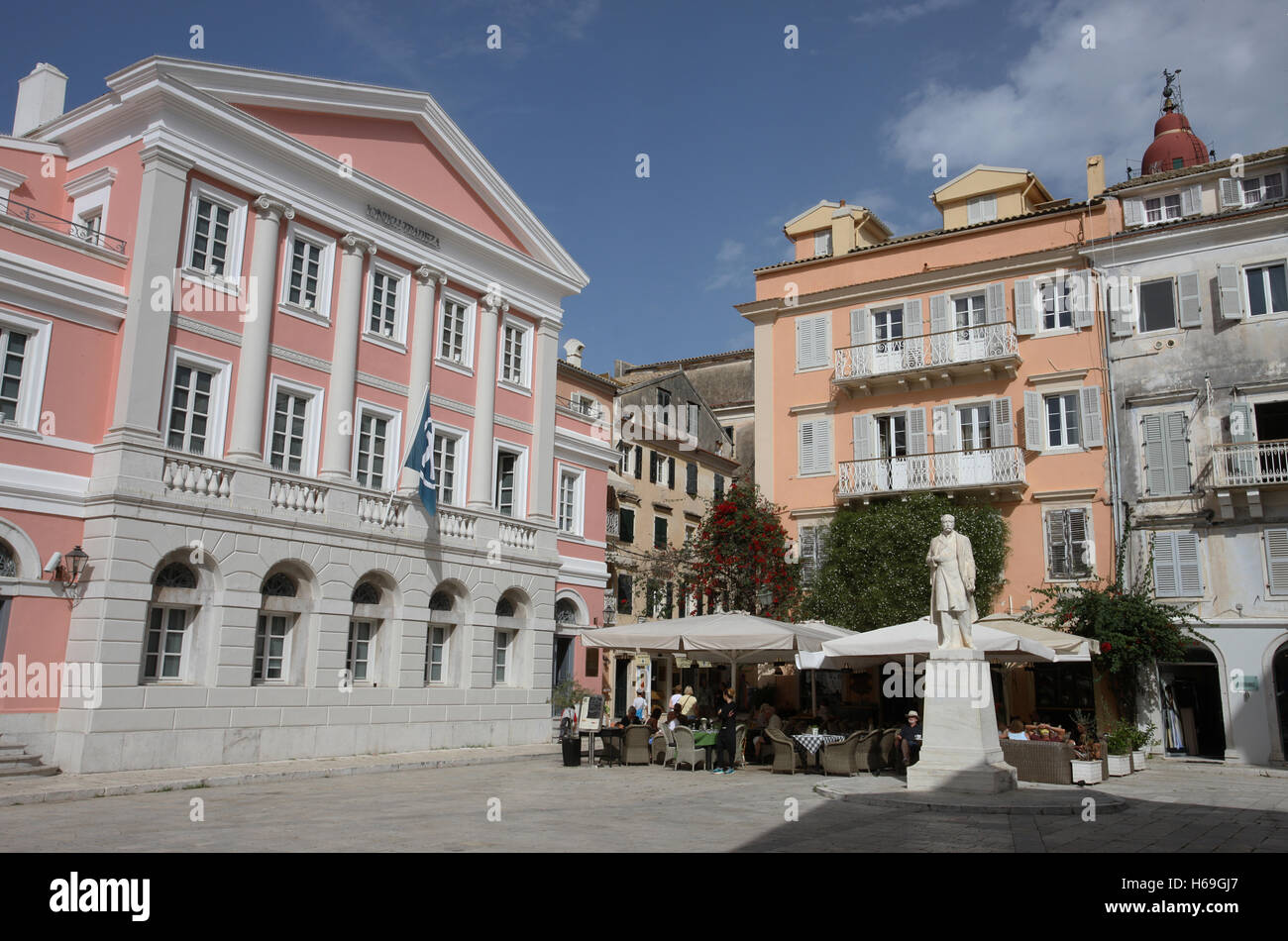 Pretty square hi-res stock photography and images - Alamy