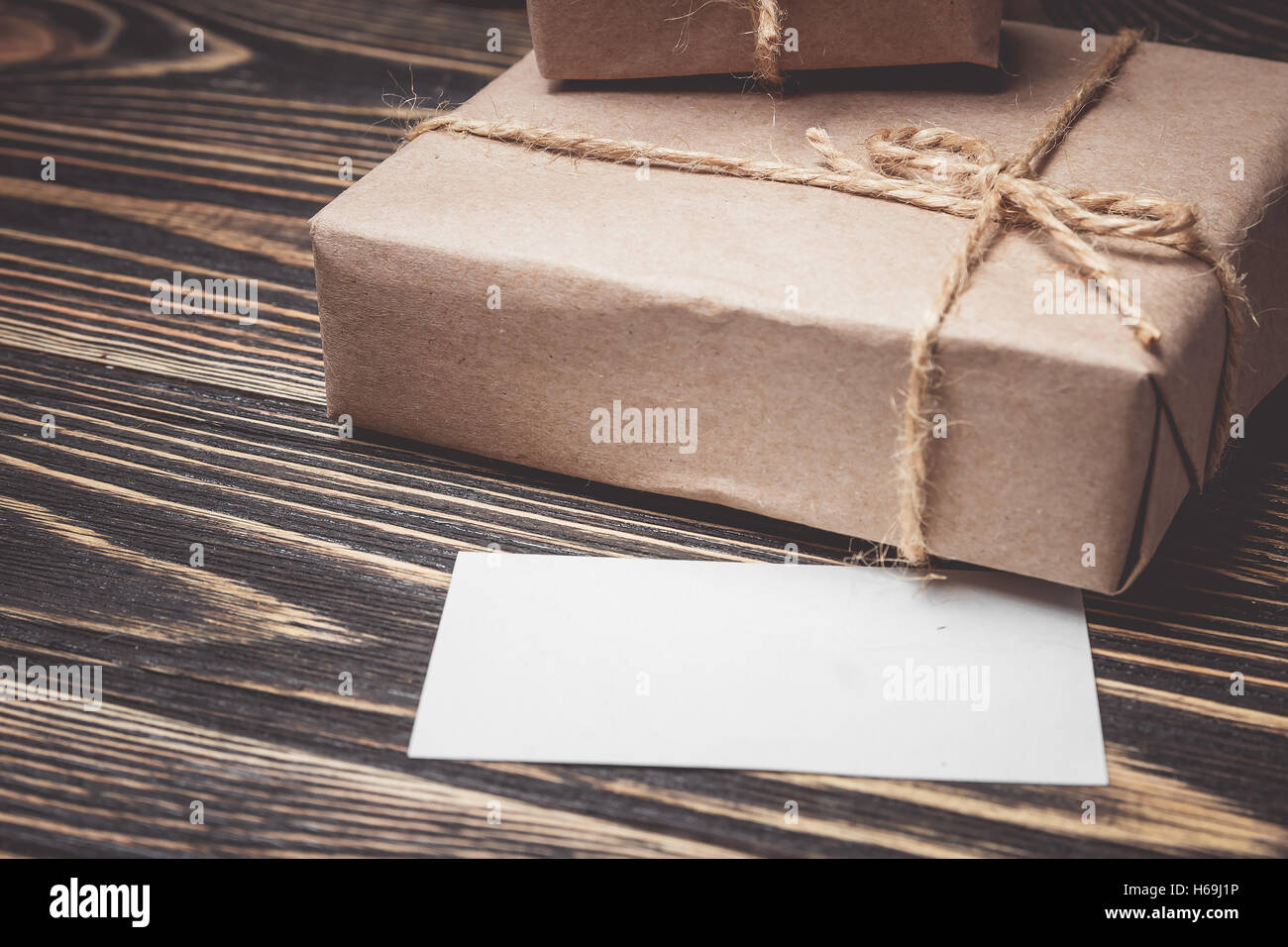 Simple wood box hi-res stock photography and images - Alamy