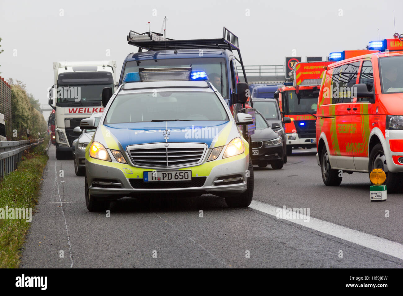 Ambulance fire engine police car hi-res stock photography and images ...