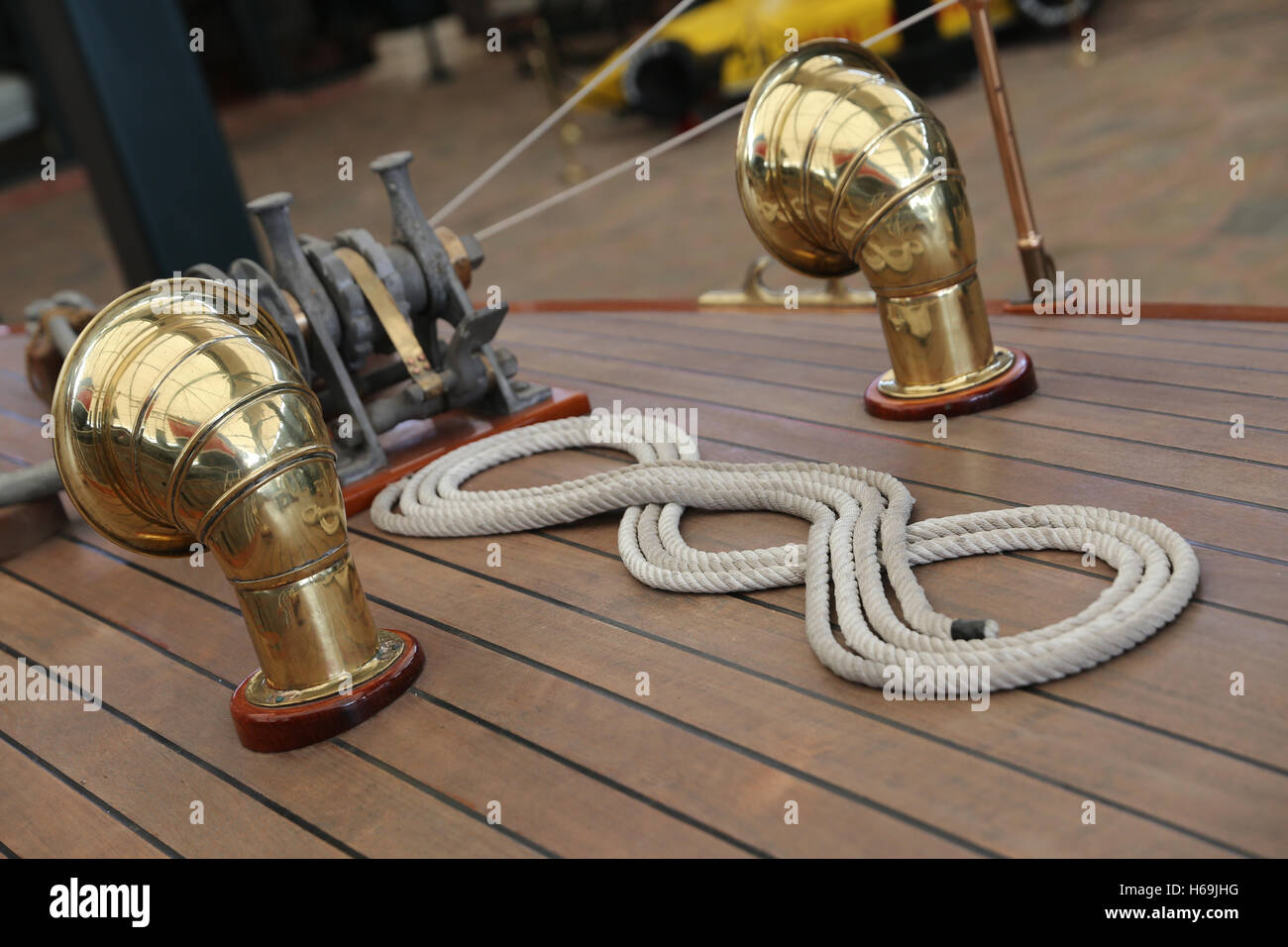 Rope and ship equipments of a sailing boat Stock Photo - Alamy