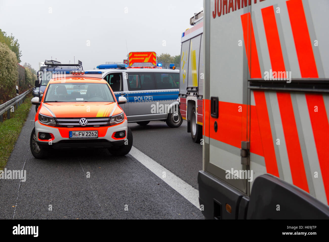 Ambulance fire engine police car hi-res stock photography and images ...