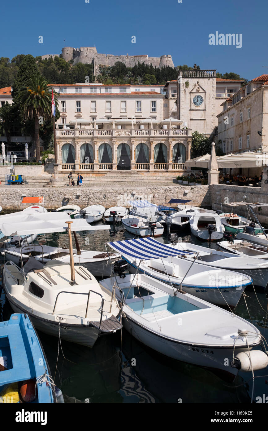 Port of hvar hi-res stock photography and images - Alamy