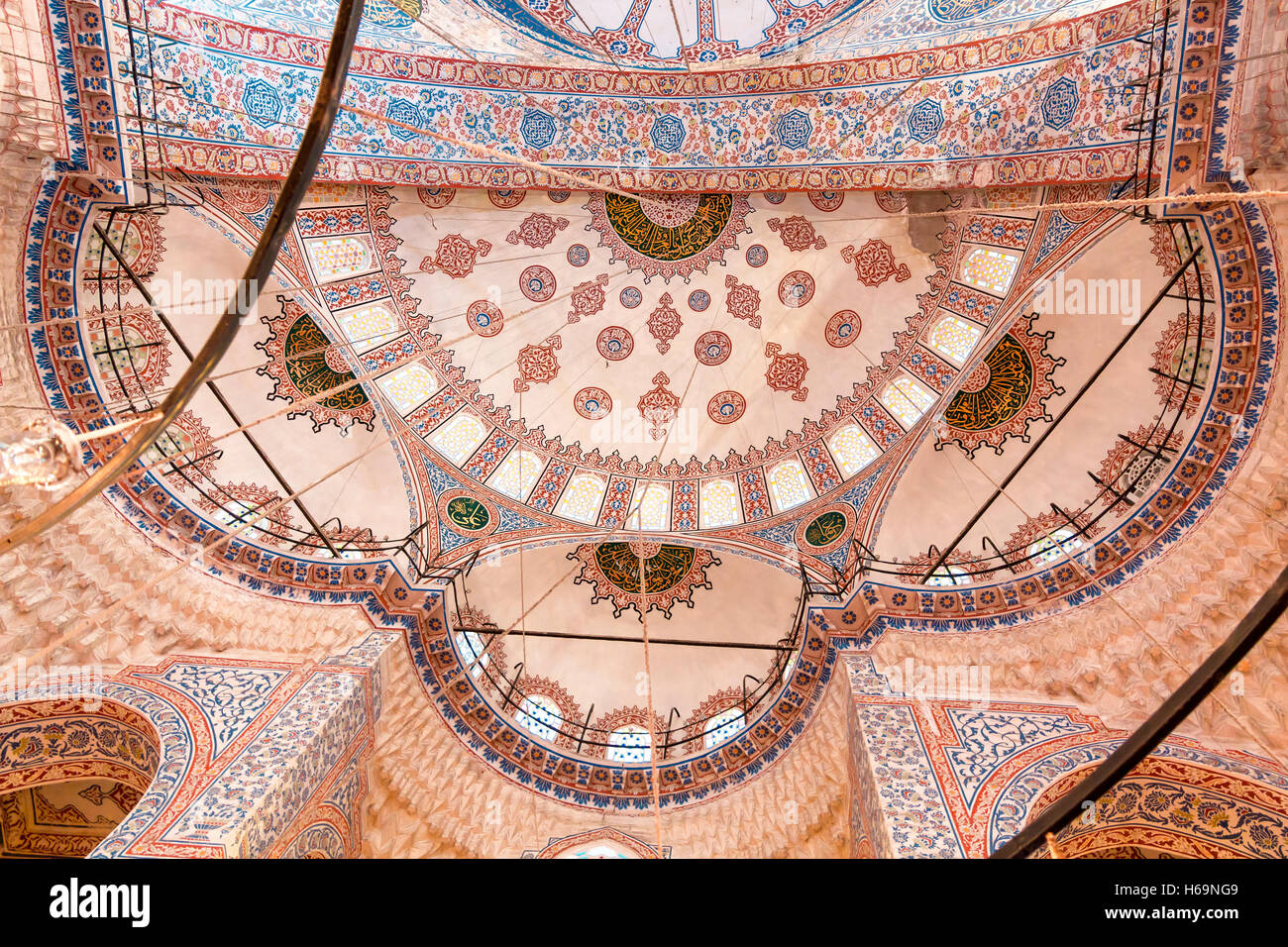 Blue mosque istanbul turkey ceiling hi-res stock photography and images ...