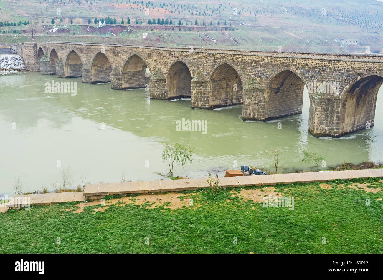 The Dicle Bridge over the Tigris River was the first islamic bridge in ...